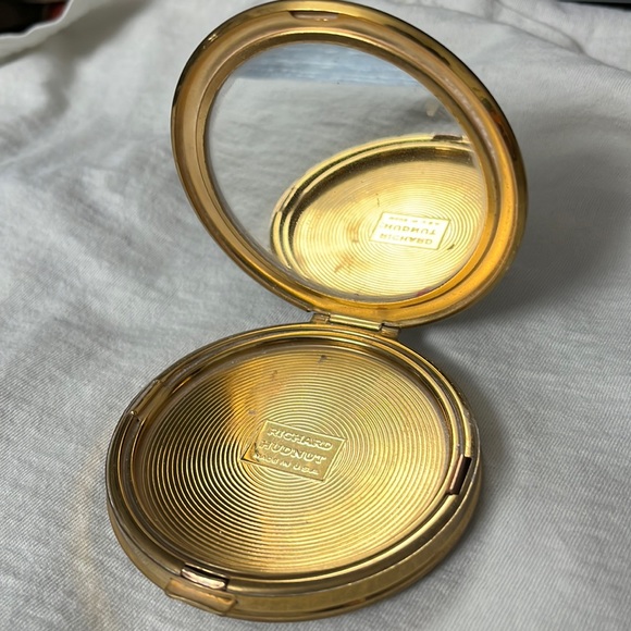 Richard Hudnut | Accessories | Vintage Compact | Poshmark